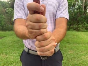 Interlock vs Overlap Grip – Which is Better in Golf?